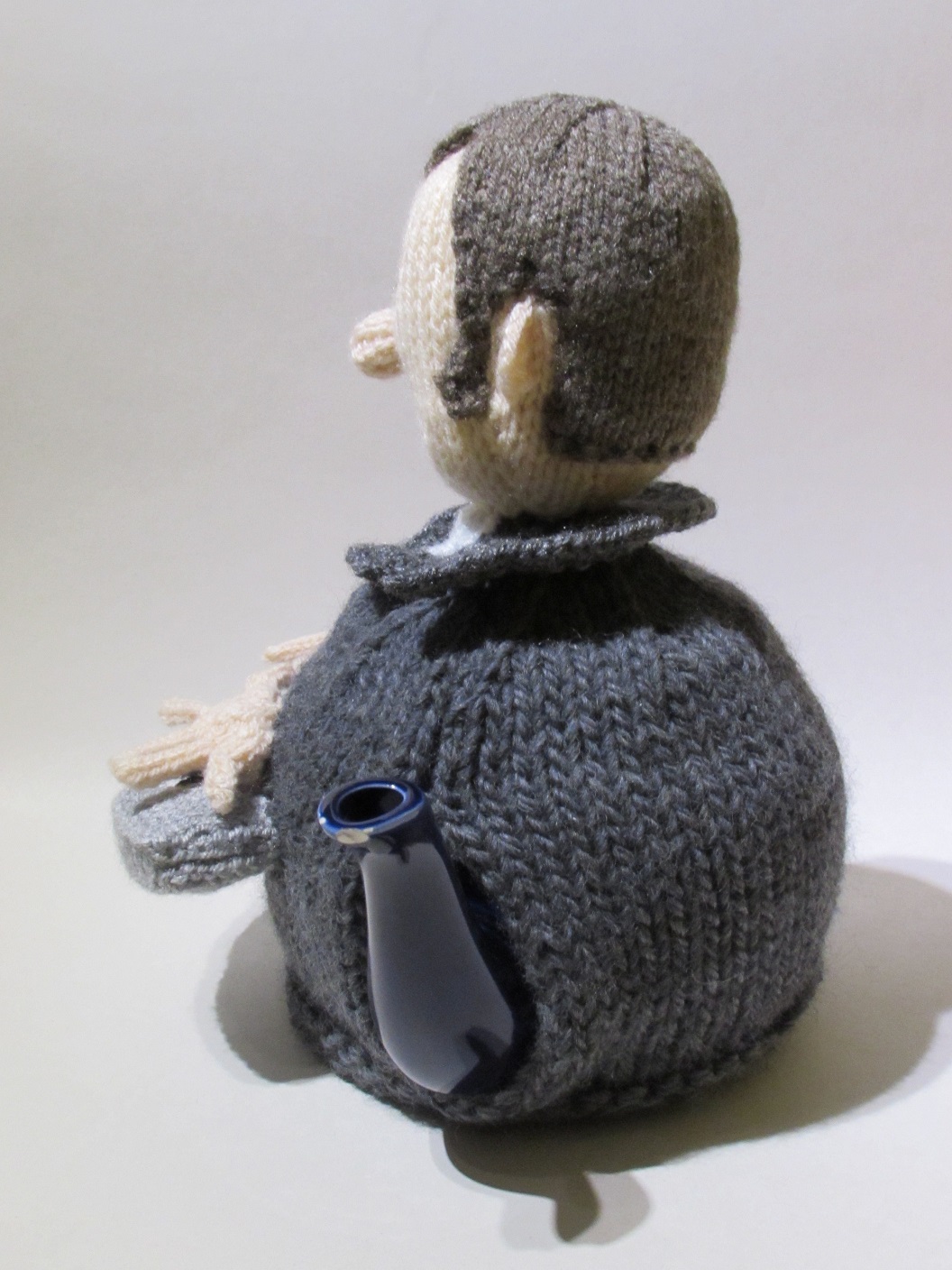 Music Man (Keyboard Player) tea cosy knitting pattern