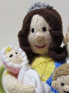 Royal Family tea cosy knitting pattern